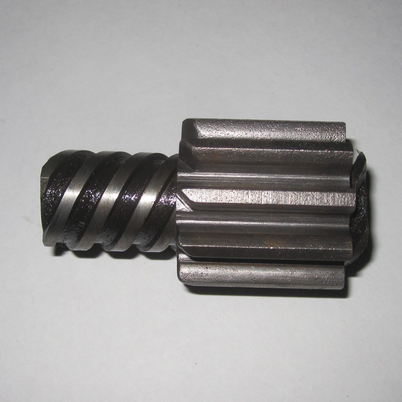 SMP9: 9HP Starter Motor Pinion & Sleeve - RILEY REGISTER SPARES LIMITED